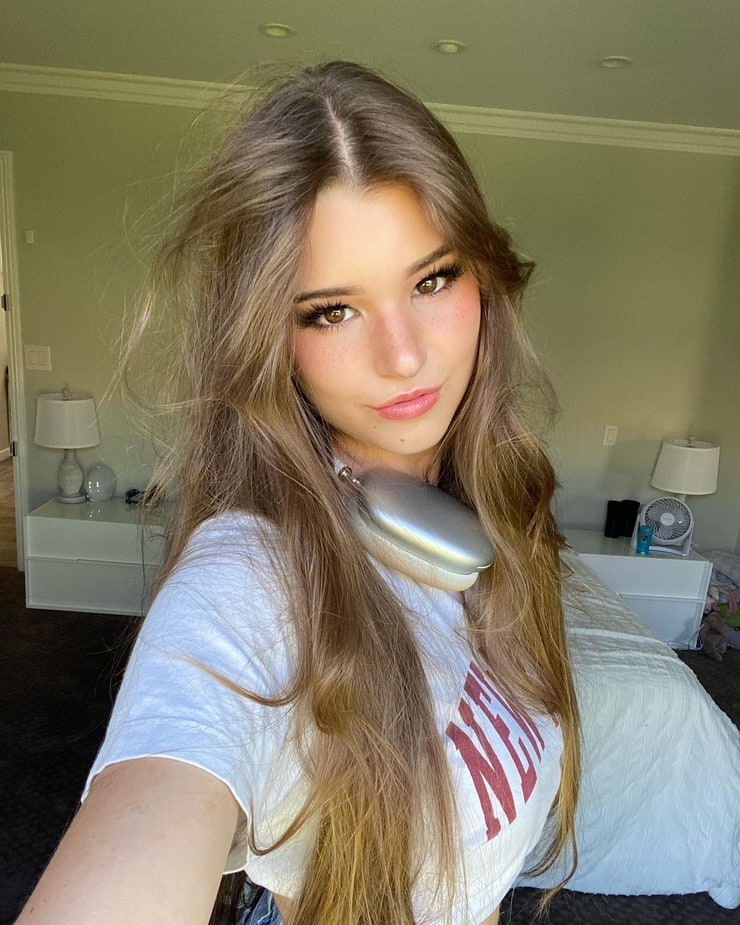 Brooke Monk Pictures