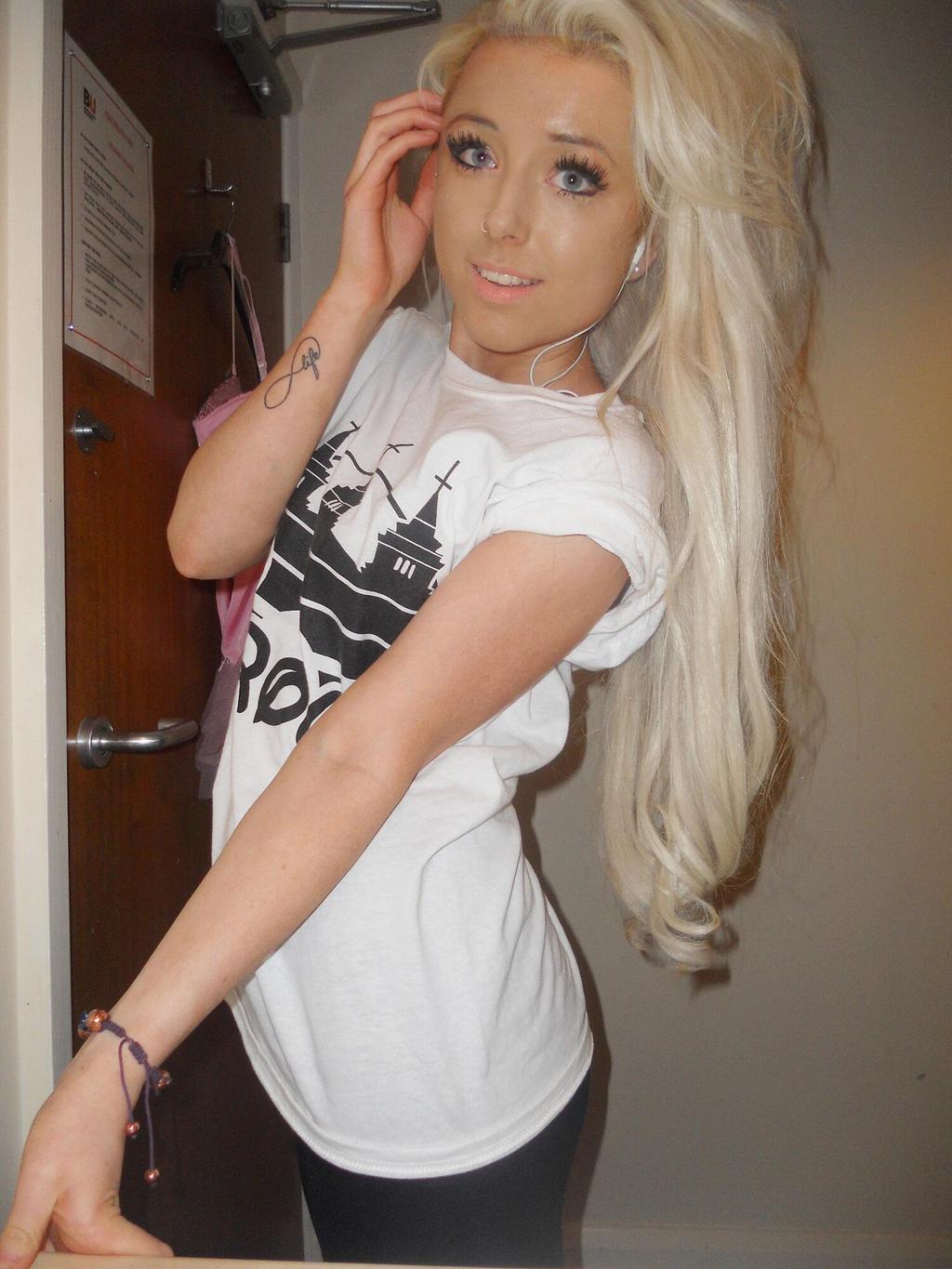 Chloe Harwood Pictures